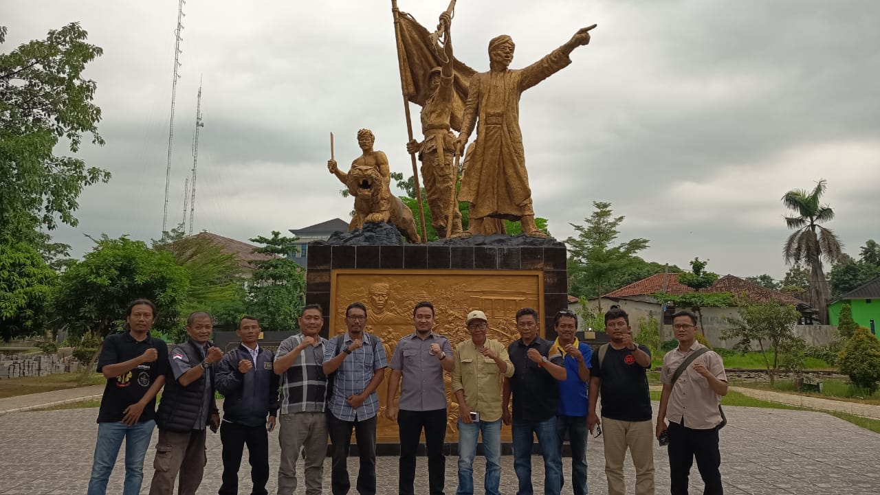 Walikota Robinsar Dukung Pembangunan “Monumen Pers Siber” Di Cilegon ...